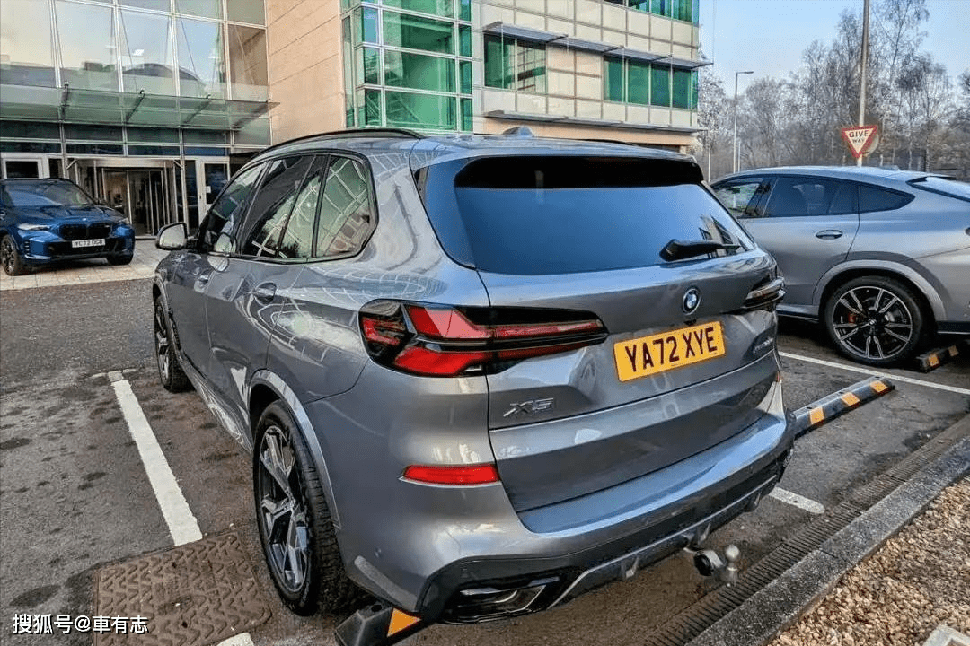 新款宝马X5实拍，颜值大涨，内饰惊艳，3.0T V6/4.4T V8两种动力_搜狐汽车_搜狐网