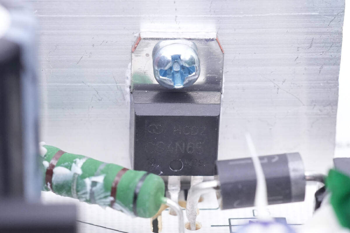 有EMI电路算好了？没有对比就没有伤害，新日109W锂电充电器拆解_搜狐汽车_搜狐网