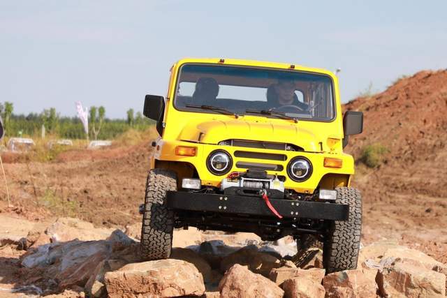 顺应潮流？老古董的新款BJ 212就要来了，或采用2.0T+8AT动力_搜狐汽车_搜狐网