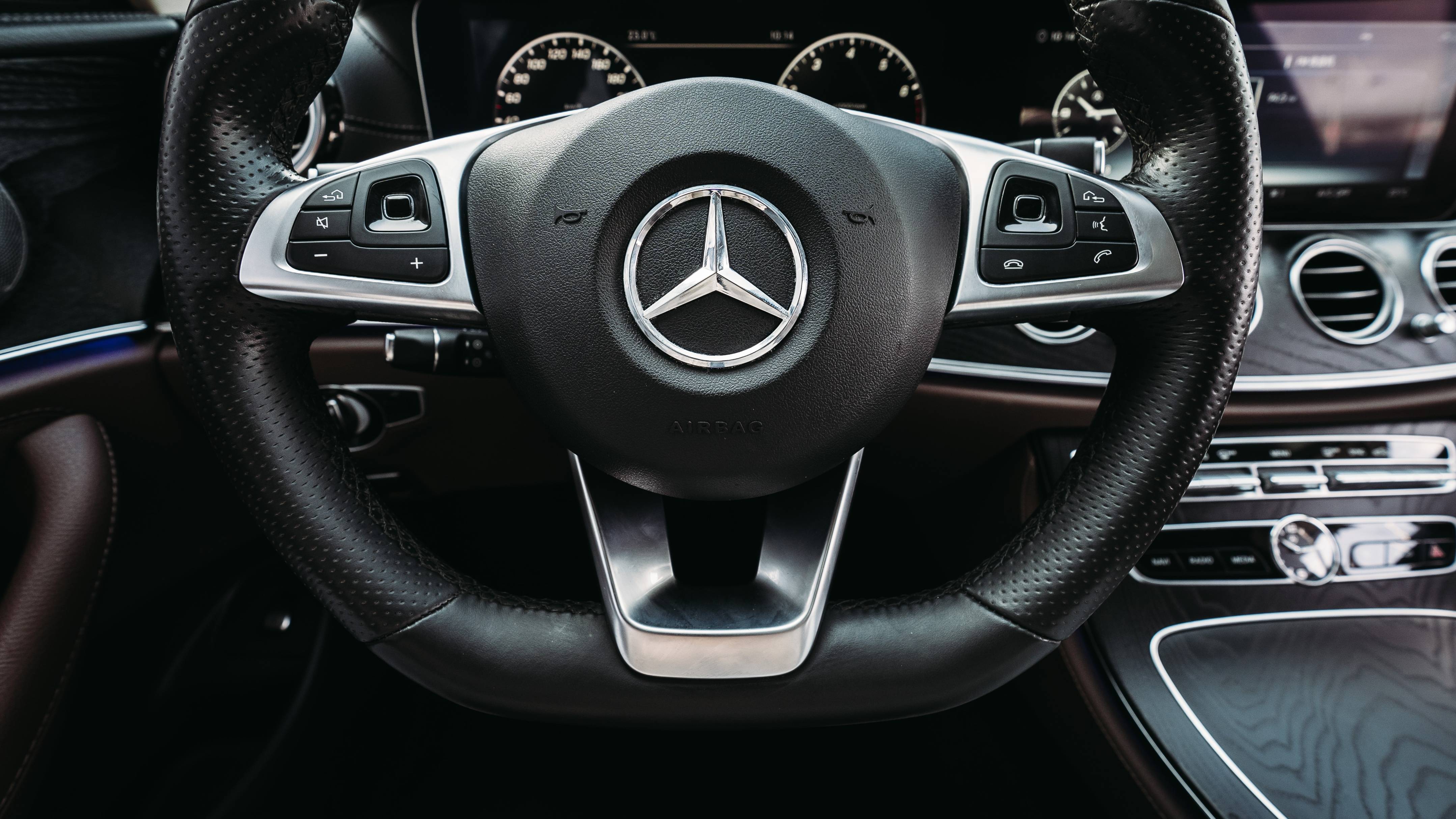 车长超5米，运动大标，让人“E”见倾心【奔驰E级 改款 E200L 运动型】_搜狐汽车_搜狐网