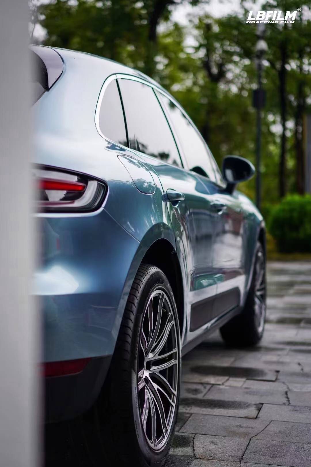 保时捷macan-LB改色膜液态金属索玛托蓝， 简单纯粹 空灵柔和_搜狐汽车_搜狐网