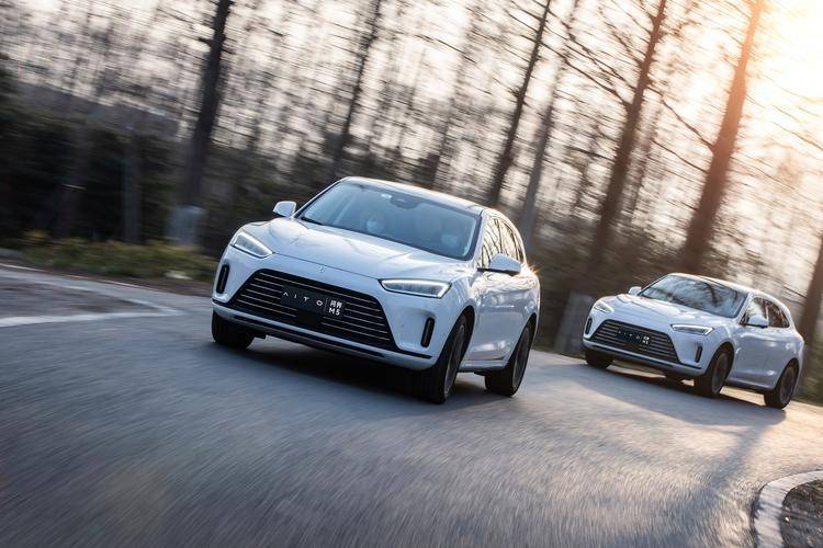 技术优于问界M5增程式的拿铁DHT-PHEV，升级后油电双降再戳行业技术天花板_搜狐汽车_搜狐网