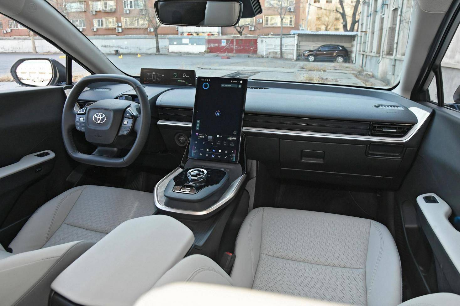 大空间纯电轿车，丰田bZ3售16.98万起，和比亚迪秦PLUS价位重叠_搜狐汽车_搜狐网