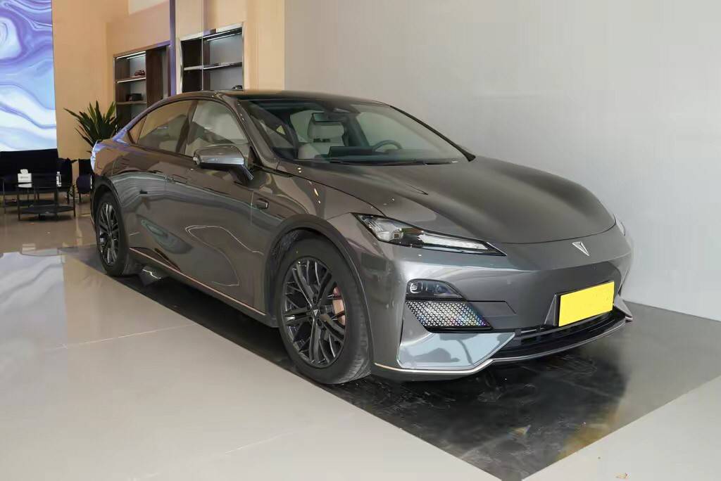 试驾长安深蓝SL03纯电版，续航705km，售价22.19万，值得入手吗？_搜狐汽车_搜狐网