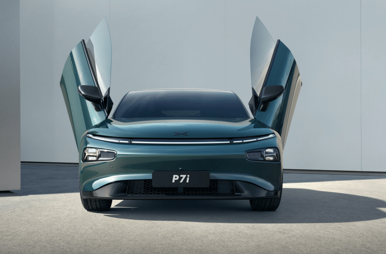 千呼万唤始出来！新款小鹏P7i售价24.99万起，哪个版本更值得入手_搜狐汽车_搜狐网