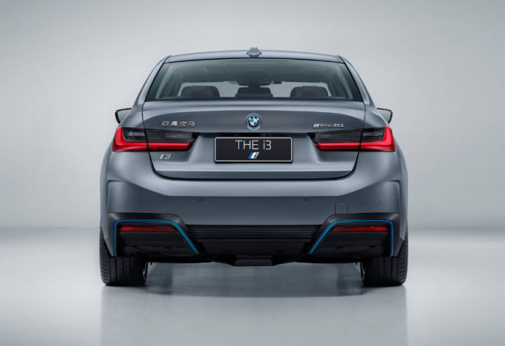 30万级豪华纯电轿车如何选？蔚来ET5对比宝马i3_搜狐汽车_搜狐网