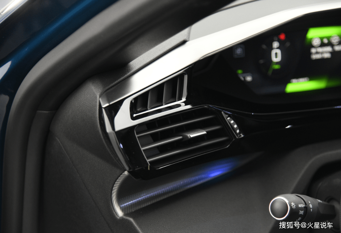 标致又推爆款车，1.6T+8AT配赛车式方向盘，才预售14.57万起_搜狐汽车_搜狐网