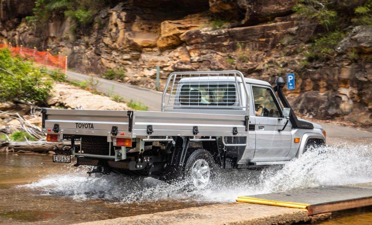 快40岁的陆巡快没了？丰田LC70供不应求！官方表示不会停产_搜狐汽车_搜狐网