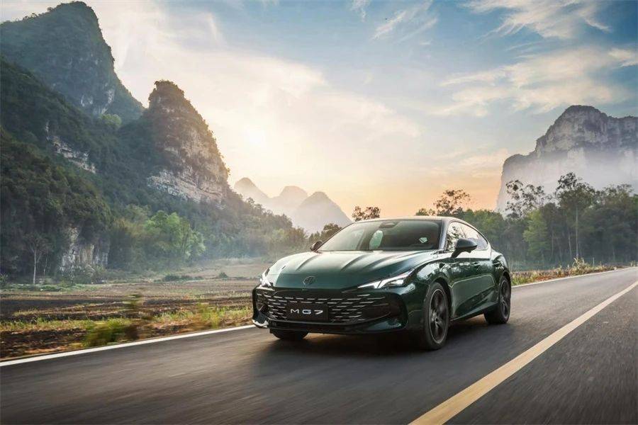 MG7上市11.98万起，零百加速6.5s还有电子限滑差速 卷王不过如此!_搜狐汽车_搜狐网