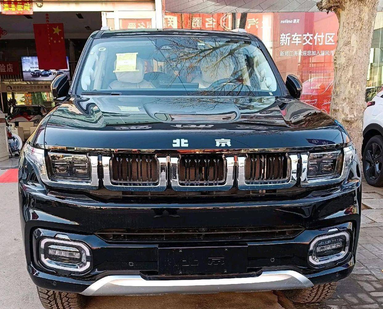 内饰开窍了！新款“BJ60”进店实拍，竞争坦克500，配48V轻混系统_搜狐汽车_搜狐网