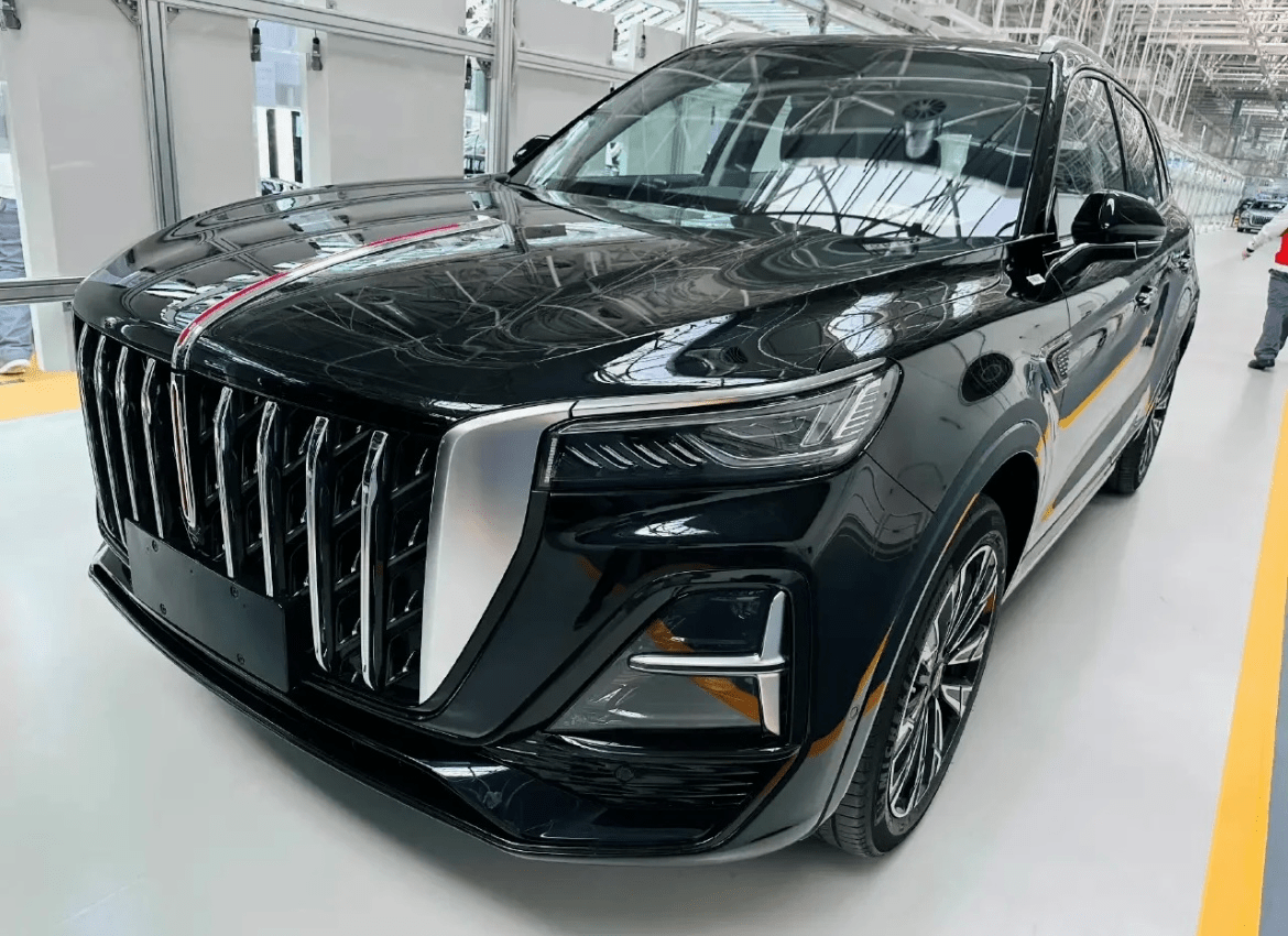 新款红旗HS5实车曝光，换新前脸更有气势，搭高功2.0T+8AT？_搜狐汽车_搜狐网