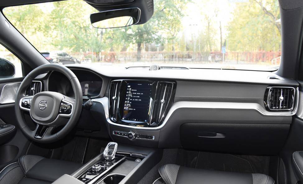 纯进口5座旅行车，配2.0T+8AT，新款沃尔沃V60能否平替理想L7_搜狐汽车_搜狐网