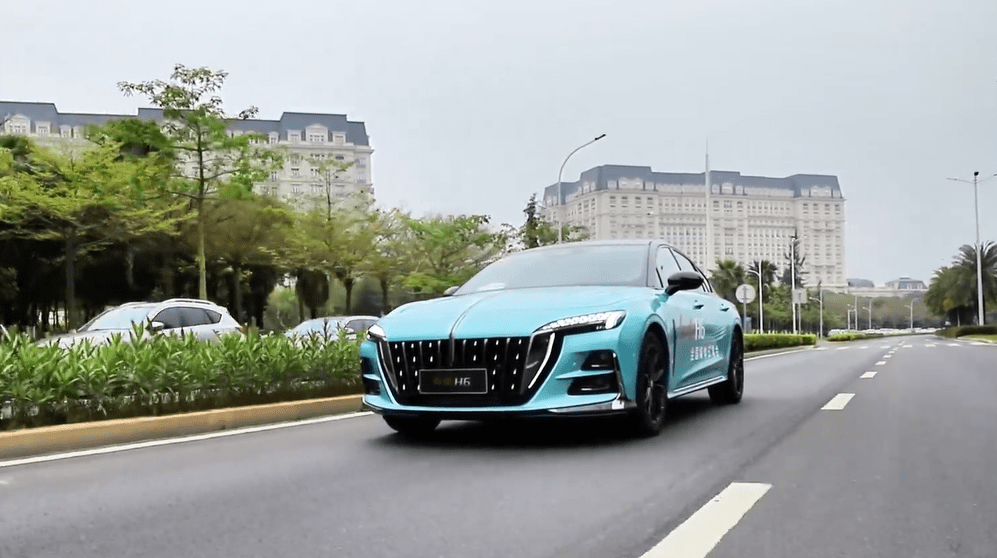 试驾红旗H6，2.0T+8AT，掀背轿跑中置排气，适合年轻人的红旗来了_搜狐汽车_搜狐网