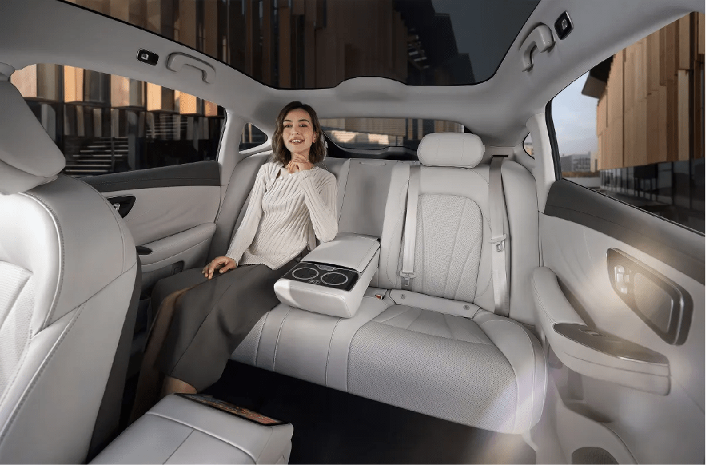 售价20.99万-30.19万 上汽飞凡F7零百加速 3.7s 飞凡打造中大型纯电轿车新标杆_搜狐汽车_搜狐网