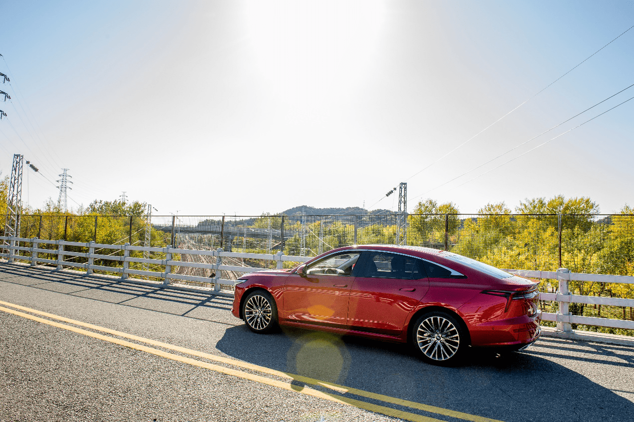 国产车现在这么狠？网友：嗯呐 全新奔腾B70是扛把子_搜狐汽车_搜狐网