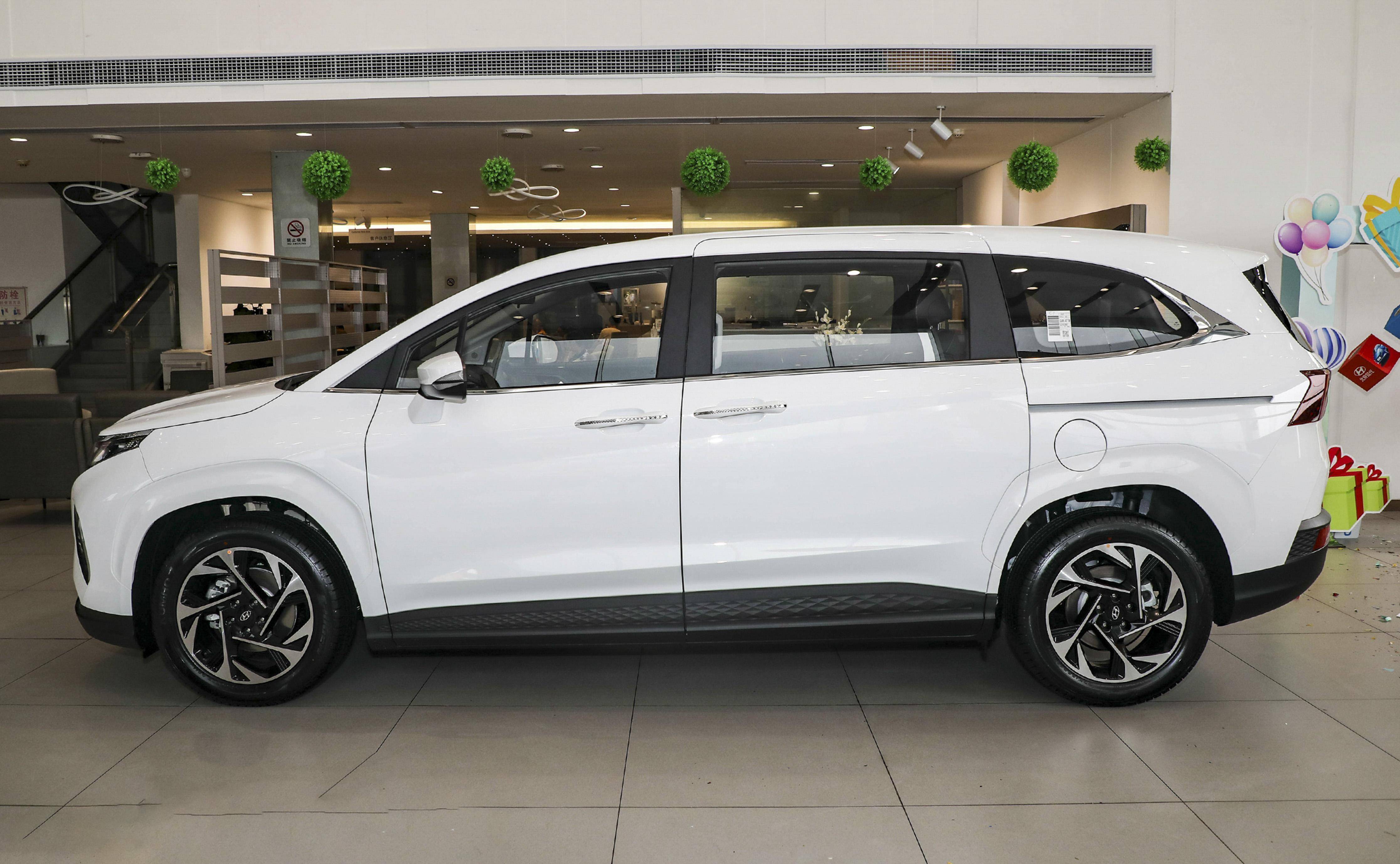 硬刚GL8！轴距超3米，全系8AT，起售16.98万，来看现代库斯途_搜狐汽车_搜狐网