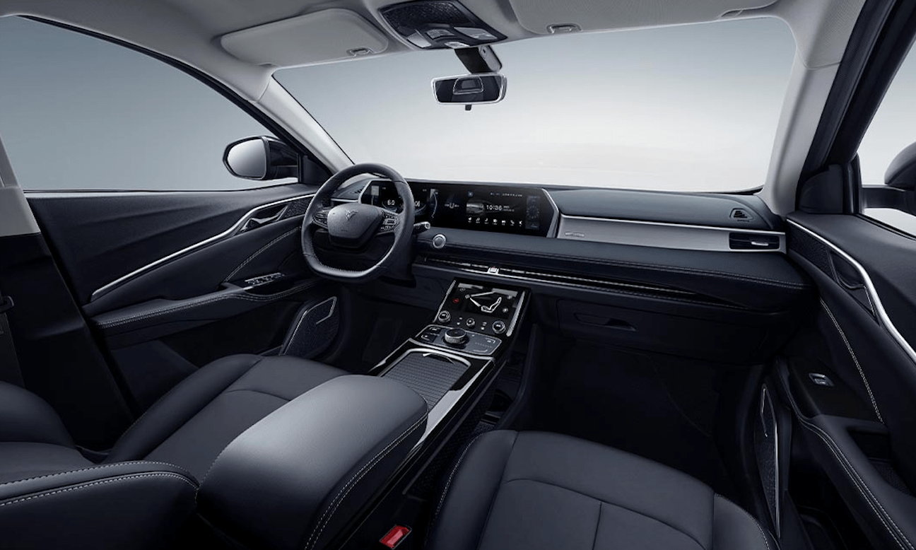 12万级纯电SUV三选一，哪吒U-II U秀版对比元PLUS和埃安Y谁更强？_搜狐汽车_搜狐网