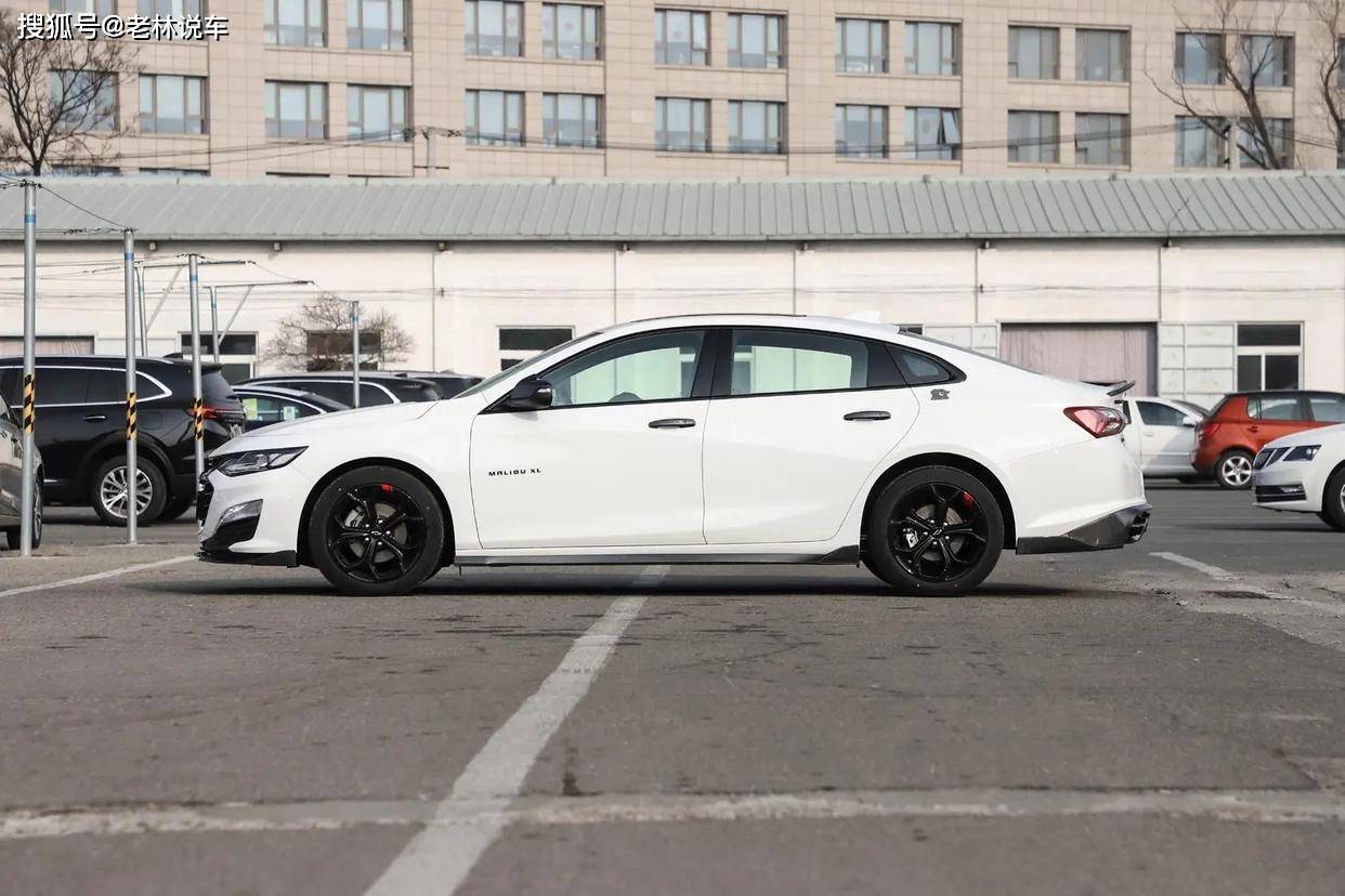 配2.0T+9AT，从19.59万跌至13.59万，为何优惠大也“卖不动”？_搜狐汽车_搜狐网