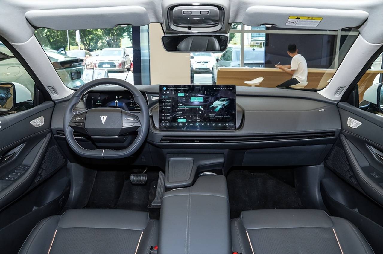 18万纯电轿跑怎么选？合创A06与深蓝SL03不容错过_搜狐汽车_搜狐网