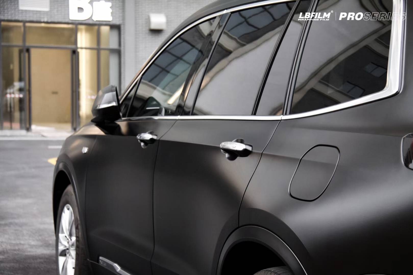 凯迪拉克XT6-LB改色膜电光金属黑，西装暴徒既视感_搜狐汽车_搜狐网