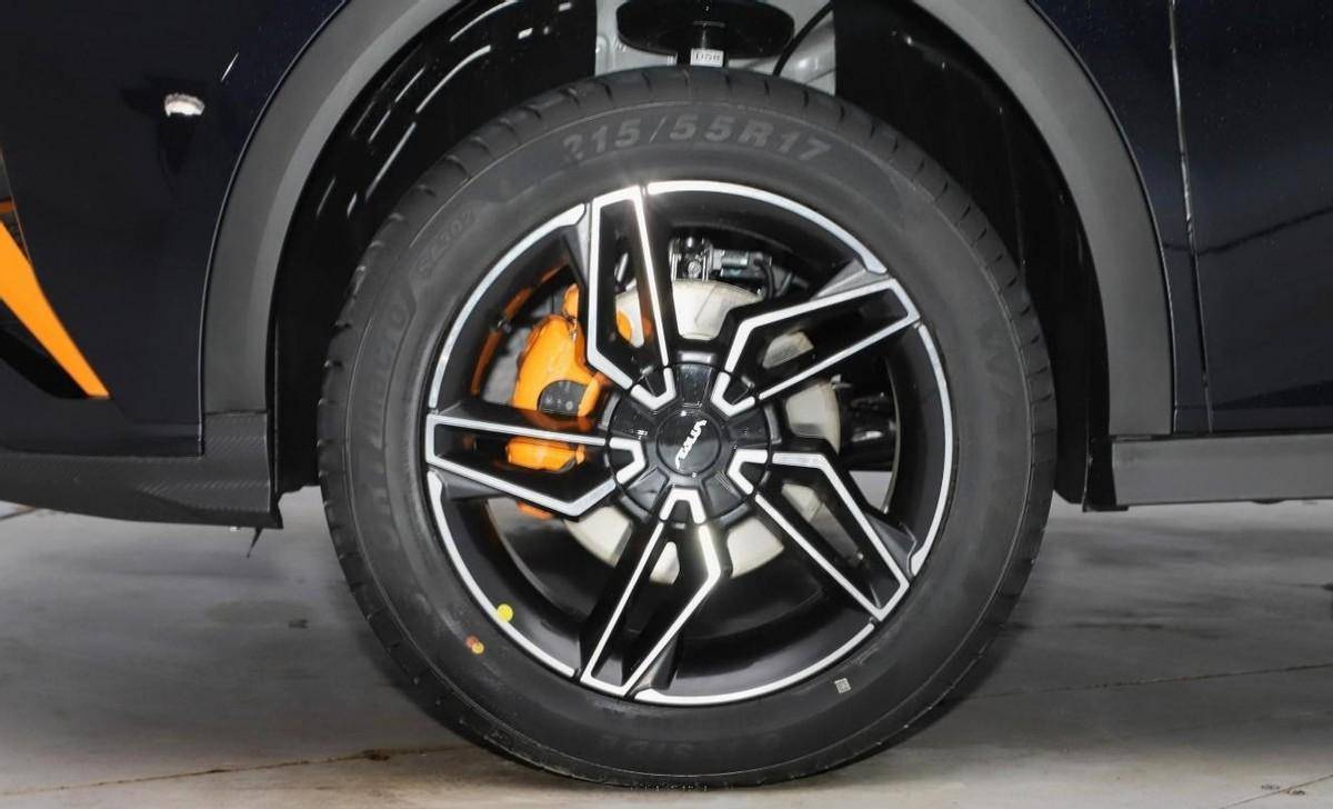 时尚跨界SUV谁更靓？ 奕炫GS马赫版对比欧尚X5_搜狐汽车_搜狐网