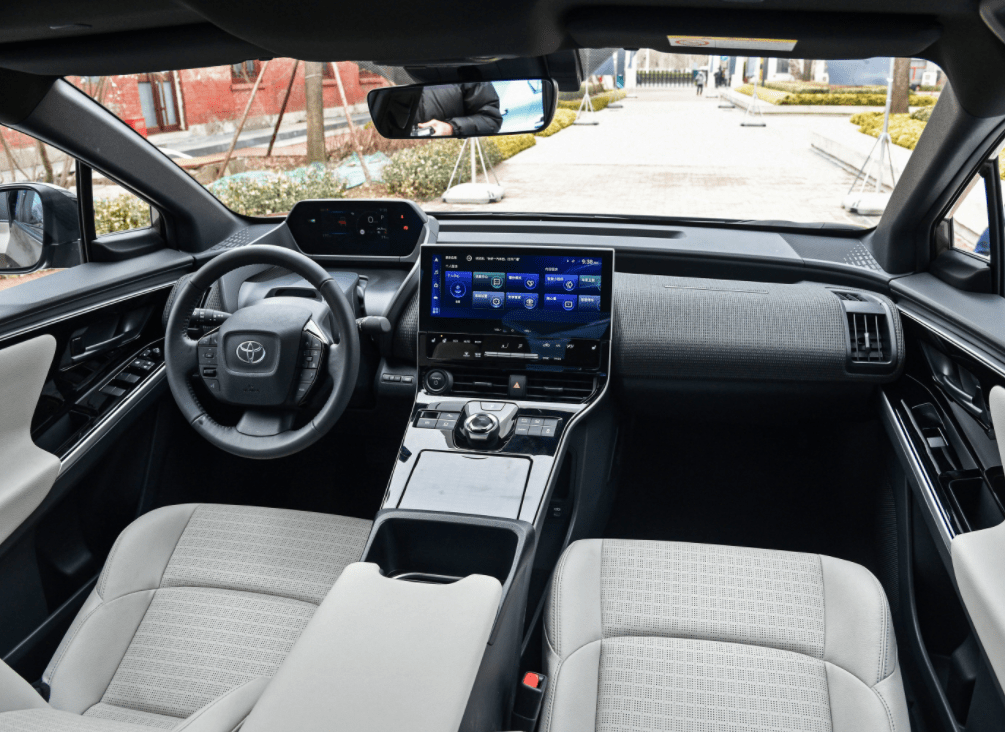 一汽丰田经典纯电SUV，bZ4X外观风格独特让人惊艳_搜狐汽车_搜狐网