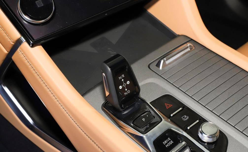 领克09 EM-P远航版：2.0T发动机＋三电机，配3挡DHT变速箱_搜狐汽车_搜狐网