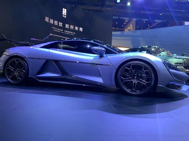 它来了，比亚迪仰望U8/U9带着两大核心技术，亮相上海车展！_搜狐汽车_搜狐网