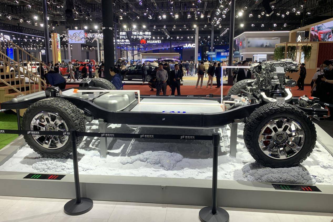 原地调头 变色车身 隐藏大灯 上海车展这些新技术你了解吗？_搜狐汽车_搜狐网