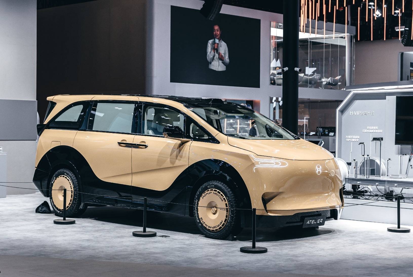 纯电满配，一部到位 ——全新纯电旗舰MPV合创V09成增换购首选_搜狐汽车_搜狐网