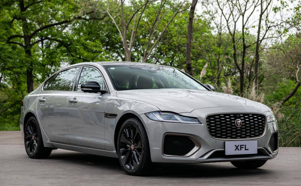 实拍新款捷豹XEL：英伦豪华优雅依旧，配2.0T+8AT，动力一流！_搜狐汽车_搜狐网