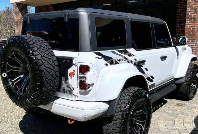 定位类似路虎卫士，实拍福特BRONCORaptor，越野元素爆棚，真霸气_搜狐汽车_搜狐网