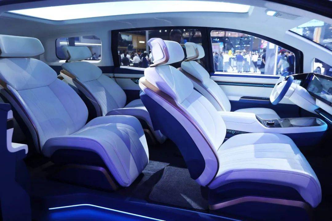 上海车展丨中大型MPV的新入场者，江淮瑞风发布概念车RF-M_搜狐汽车_搜狐网