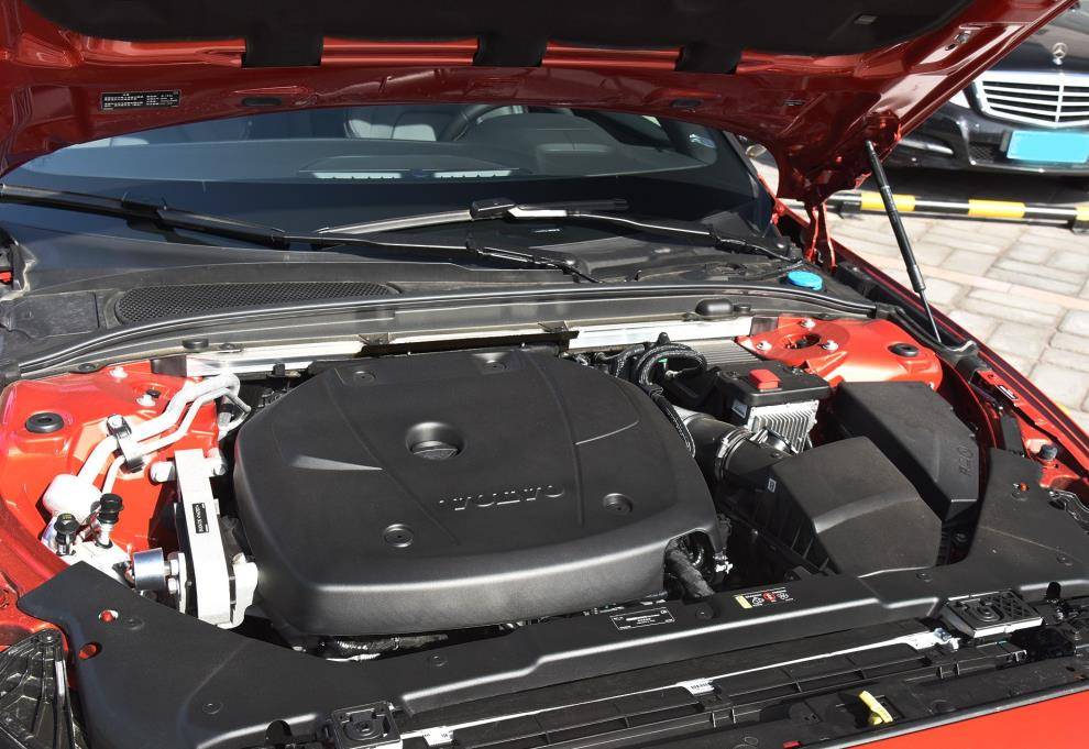 又一豪车倒下了，气场超过奥迪A4L，搭2.0T＋8AT，车长接近4米8_搜狐汽车_搜狐网