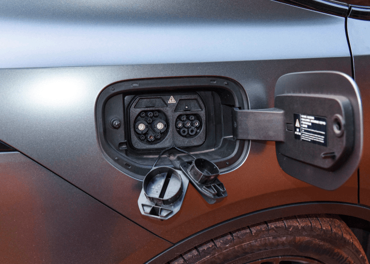 17.19万起的深蓝SL03，卷到比亚迪汉DM，一招鲜的秘诀在哪里？_搜狐汽车_搜狐网