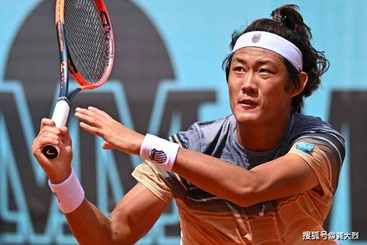 翻译：张之臻：中国男网里程碑时刻，收获ATP1000马德里大师赛首胜_胜利_破发_选手