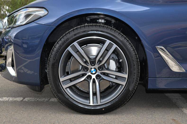 46.7万提了新款宝马530Li，才开2850公里，车主有话说_搜狐汽车_搜狐网