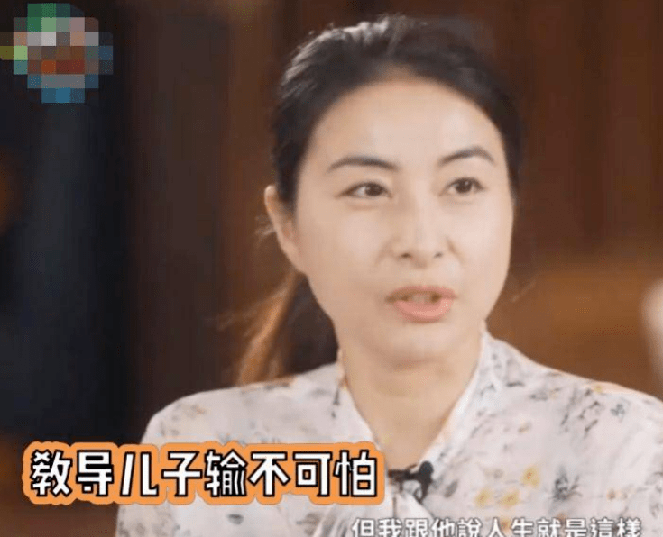 郭晶晶对3个年幼子女的教育方式,值得豪门阔太们学习