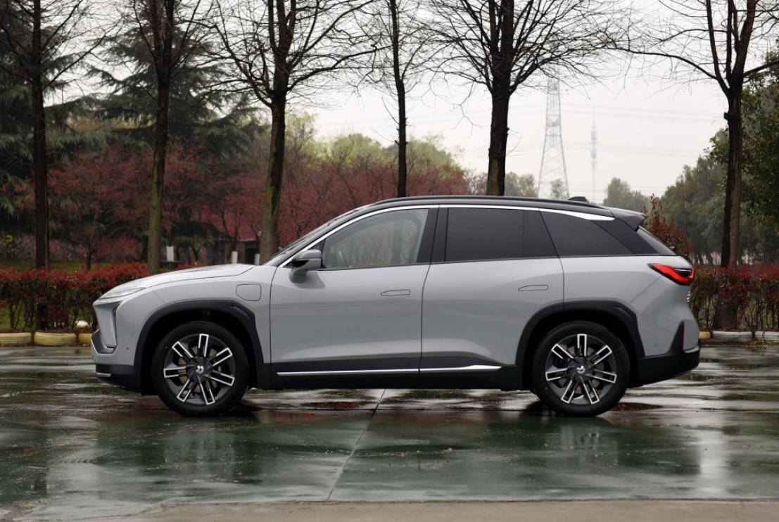 奥迪也得靠边站！Q5L瞧了左顾右盼，敢卖35万奥迪万劫不复_搜狐汽车_搜狐网