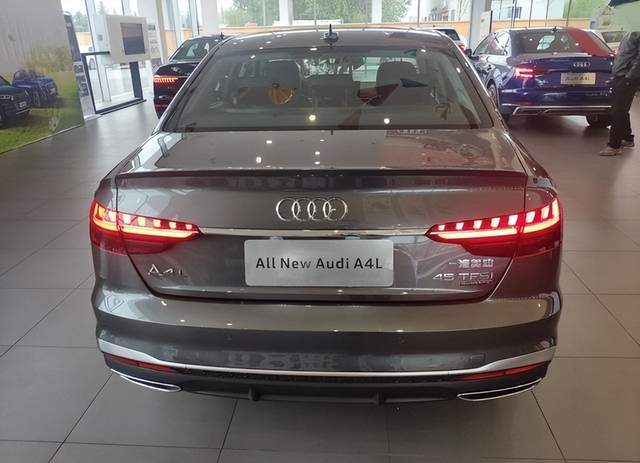 被国人热捧的B级车，全系2.0T，比3系好看，仅售32.18万起_搜狐汽车_搜狐网