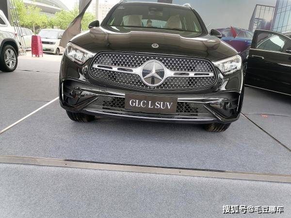全新奔驰GLC长轴距版亮相滨州五一车展，有5座和7座，配全时四驱_搜狐汽车_搜狐网