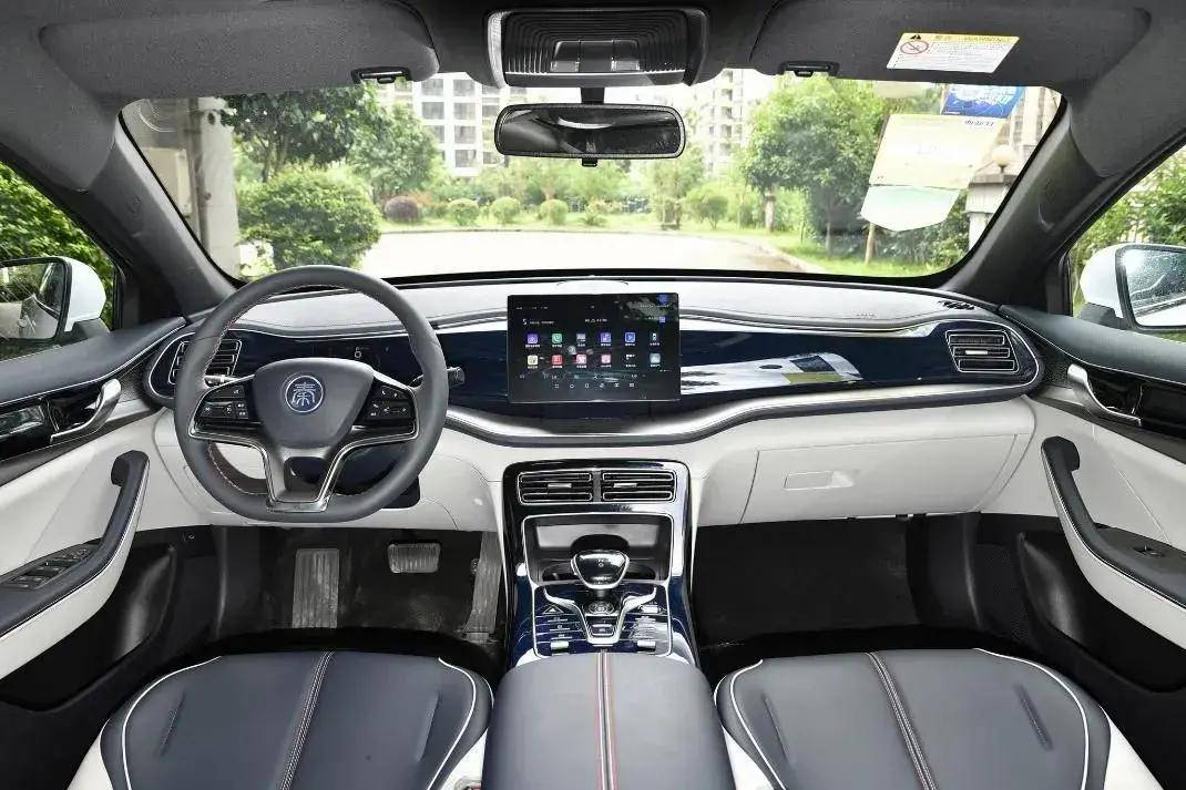 从驾乘舒适度看零跑C01与秦PLUS EV，你会怎么选？_搜狐汽车_搜狐网