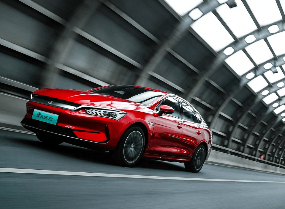 零跑C01和秦PLUS EV怎么选？一文看懂谁是真无敌_搜狐汽车_搜狐网