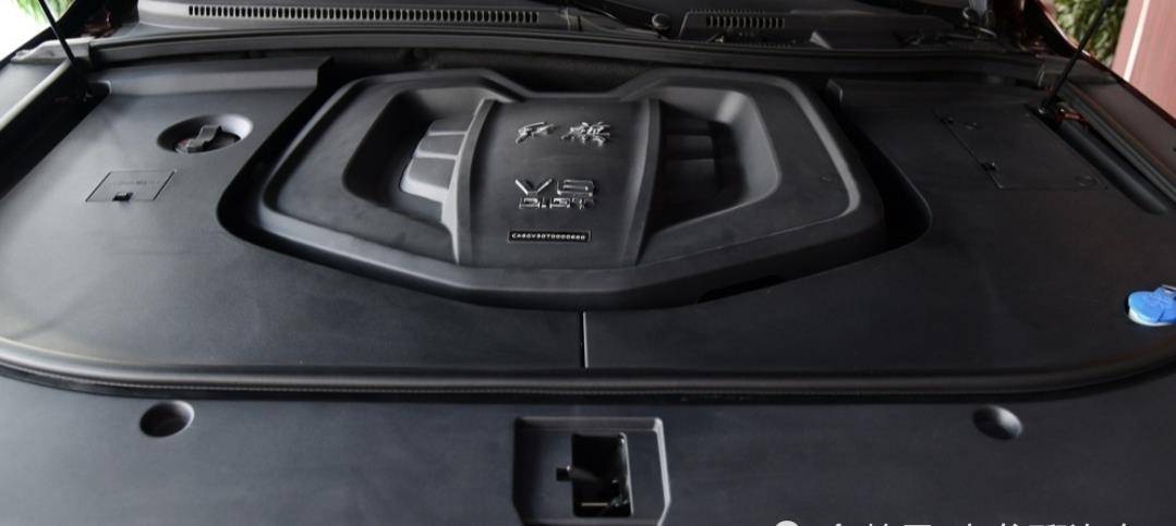 手握55万没要凯迪拉克XT6提了红旗HS7，开一万公里后，车主有话说_搜狐汽车_搜狐网