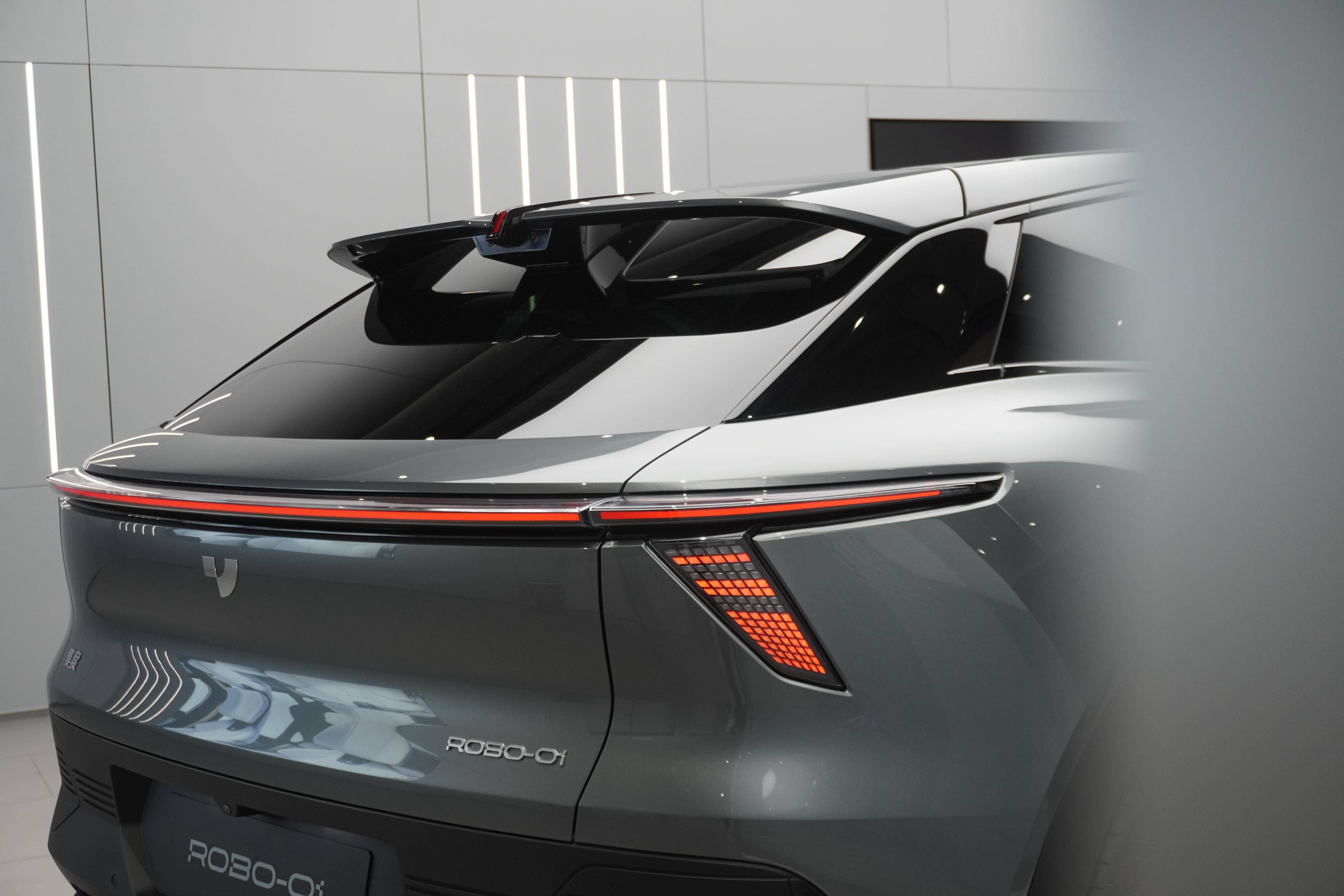 U型方向盘+35.6英寸大屏！探店体验集度ROBO-01_搜狐汽车_搜狐网