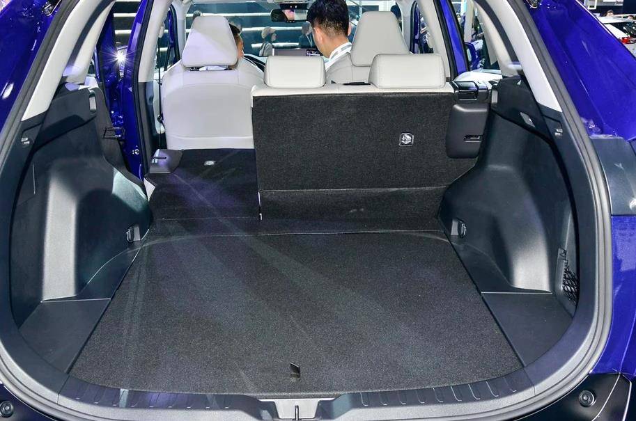 丰田全新紧凑型SUV，2.5L双擎混动，轴距近2米7，油耗4.6L_搜狐汽车_搜狐网