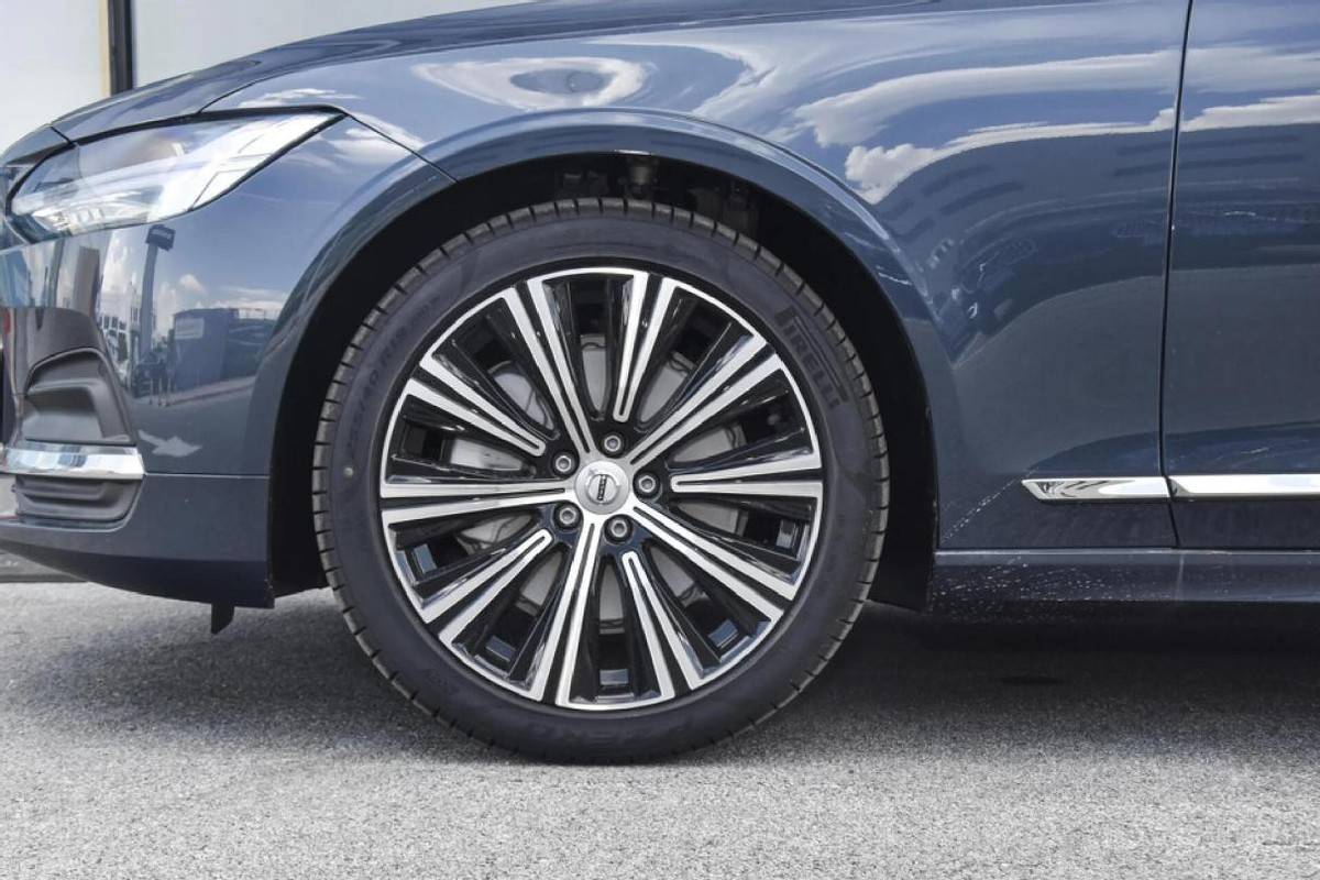 沃尔沃又降价了，定位C级车，配250马力+8AT，带你看沃尔沃S90_搜狐汽车_搜狐网