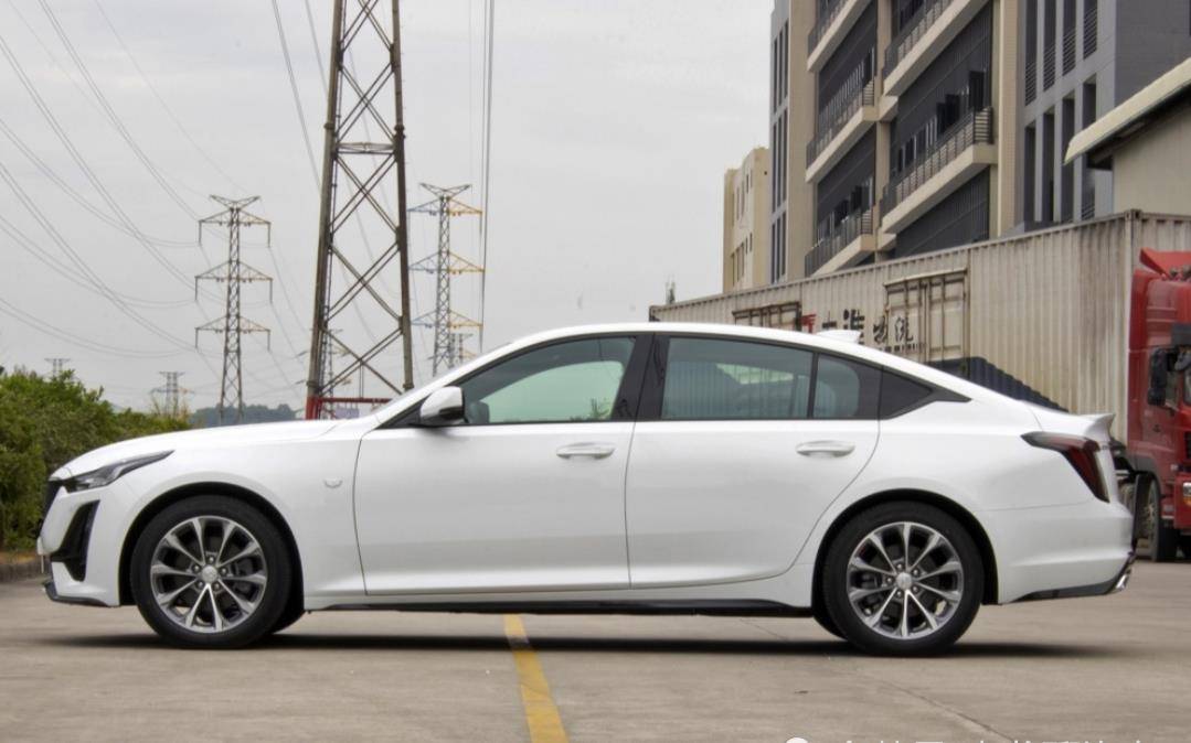 30万出头选哪款？大众奥迪A4L对比凯迪拉克CT5，车主：差别真大_搜狐汽车_搜狐网