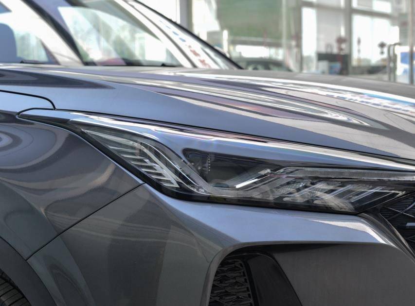 长安“黑马”更新换代，搭蓝鲸2.0T引擎，配爱信8AT，10.69万起_搜狐汽车_搜狐网