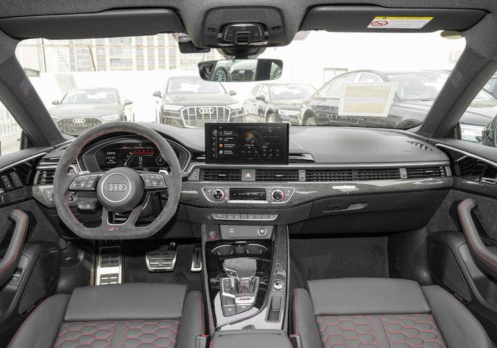 谁才是年轻人的新宠？新款宝马M4对比奥迪RS5_搜狐汽车_搜狐网